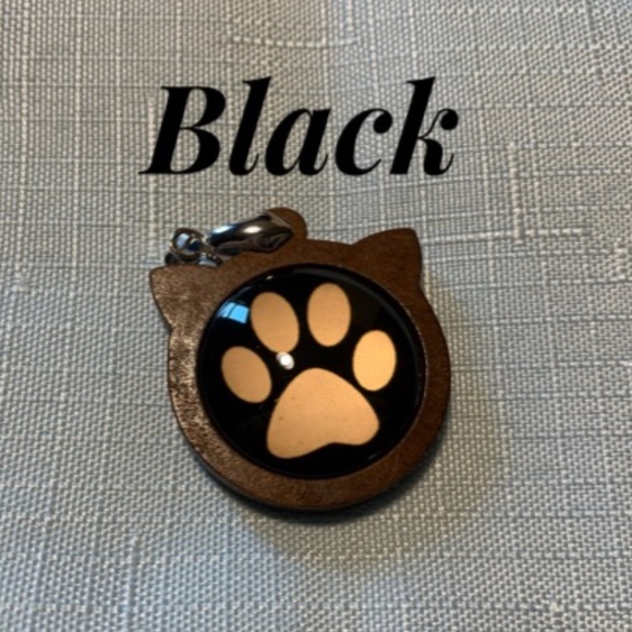 Hand Crafted | Jewelry | Nwt Handmade Cat Face Shaped Pendants W Paw ...